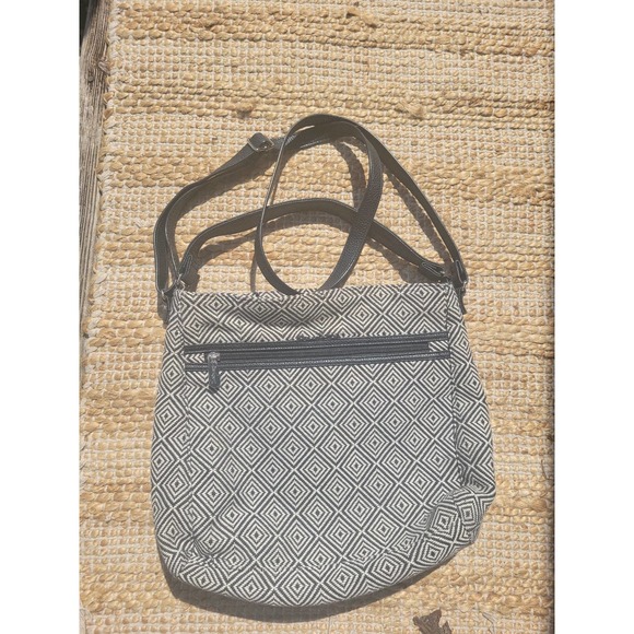 thirty-one | Bags | Thirty One Aztec Crossbody | Poshmark